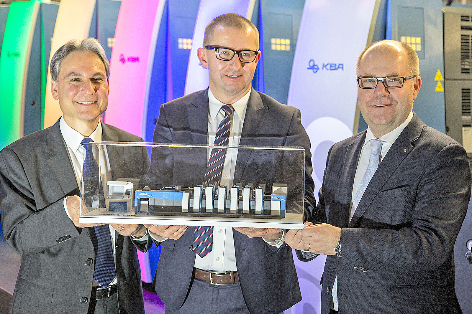 First KBA Rapida 75 PRO with LED-UV in Poland | Koenig & Bauer Banknote ...